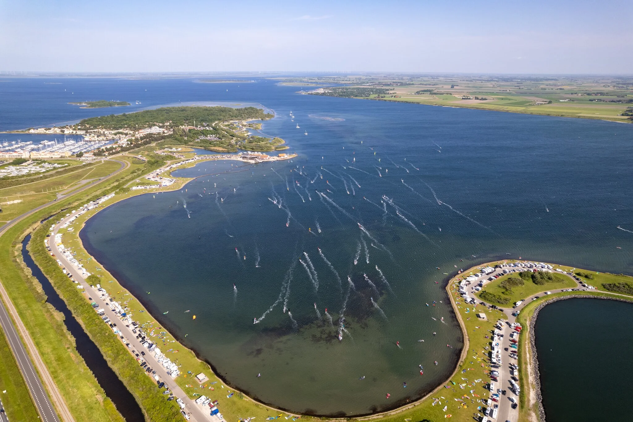 Discover the surroundings of Beach Resort Brouwersdam